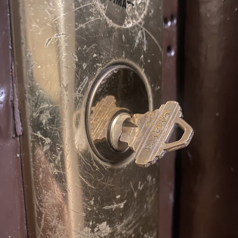 Key Stuck In Lock & Broken Key Removal - Greenwich Locksmiths